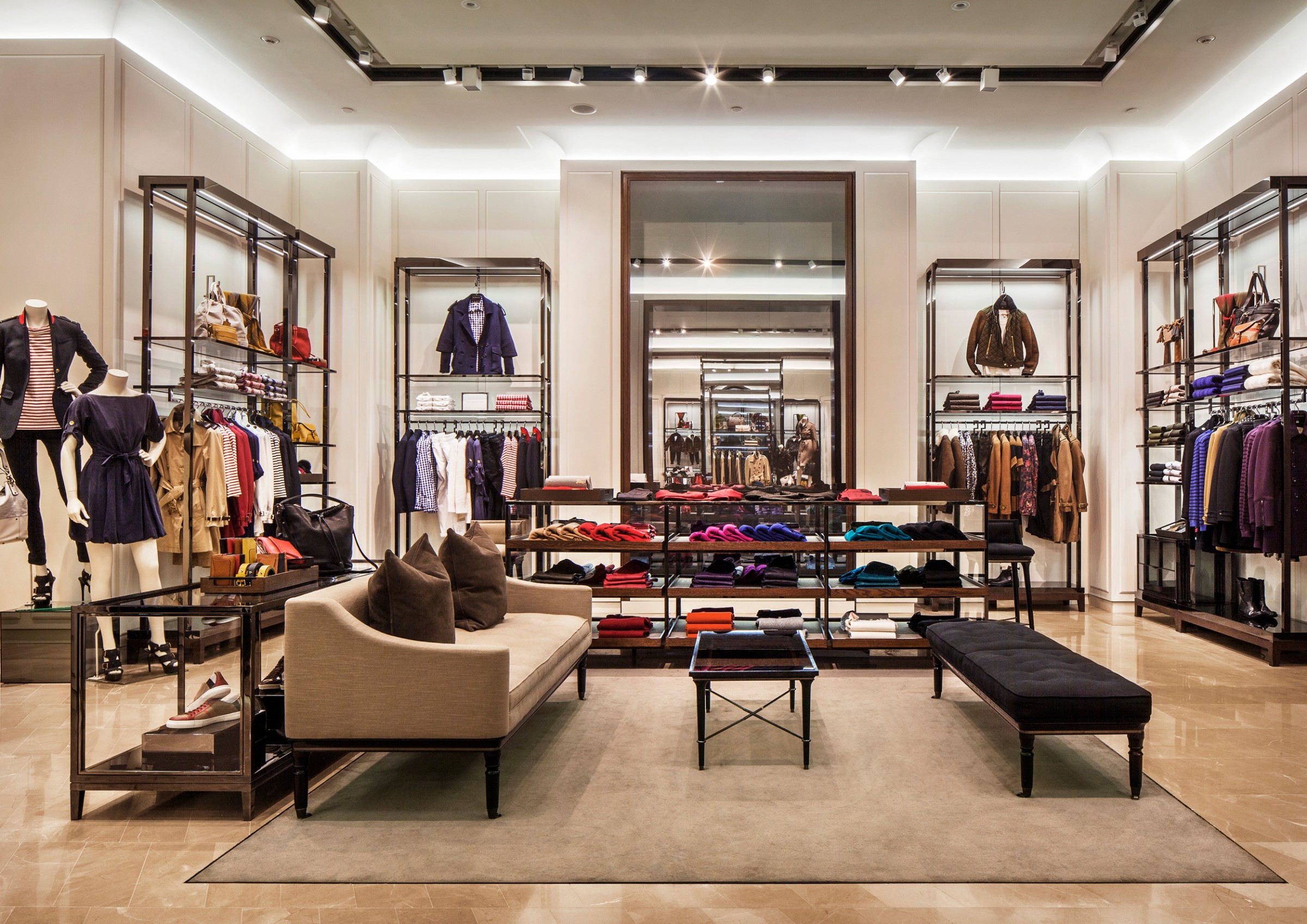 Burberry: Shanghai Flagship - Fluoro