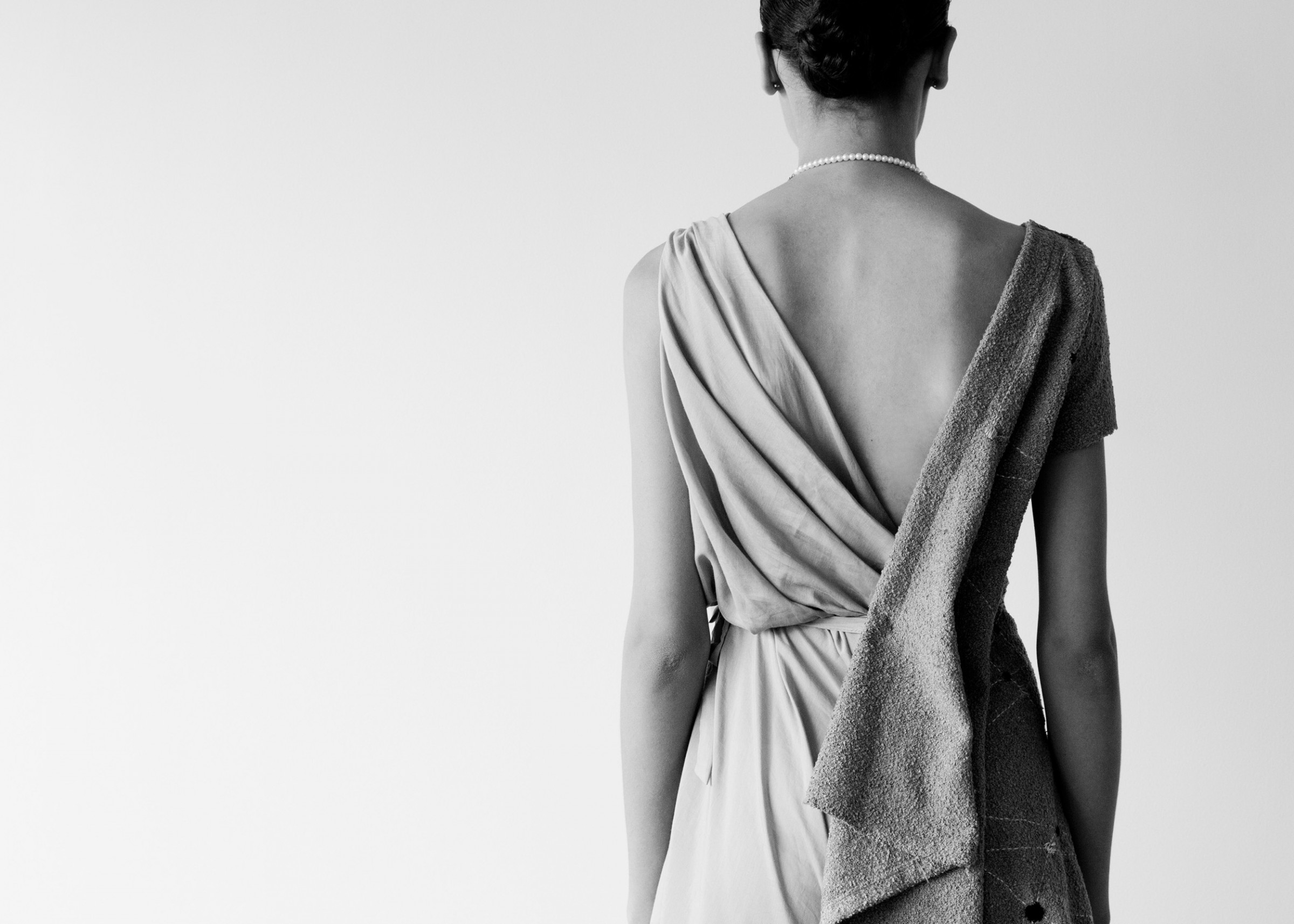 Julia Valle: A Dialogue with Art and Fashion - Fluoro